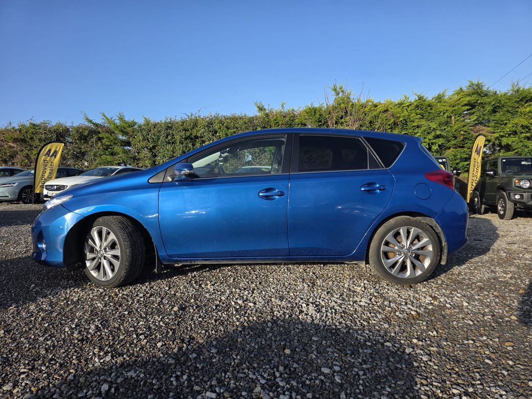 Used Toyota Auris Hybrid Petrol Hatchback Automatic for sale