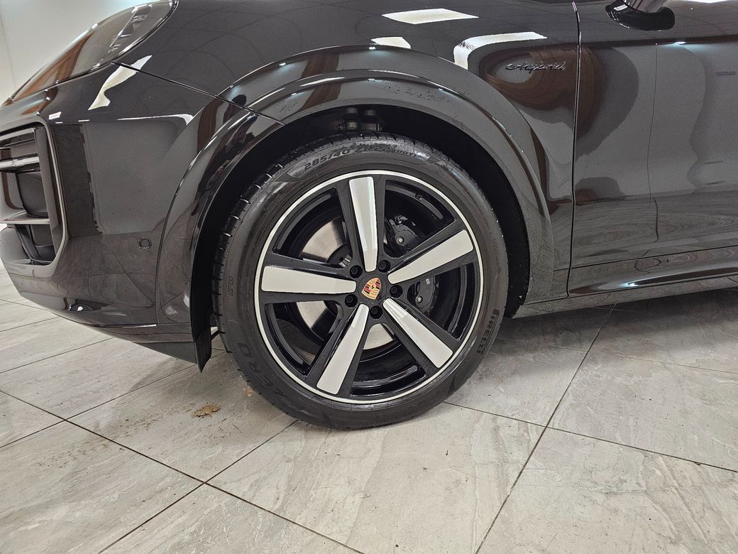 Used Porsche Cayenne Hybrid Petrol Plug-in SUV Automatic for sale